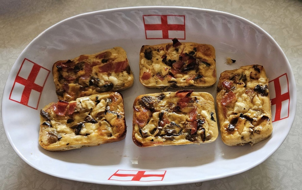 FOOTIE SNACKS | dollydoug | Blipfoto