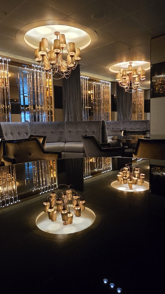 Lounge Lighting | LizMBpics | Blipfoto