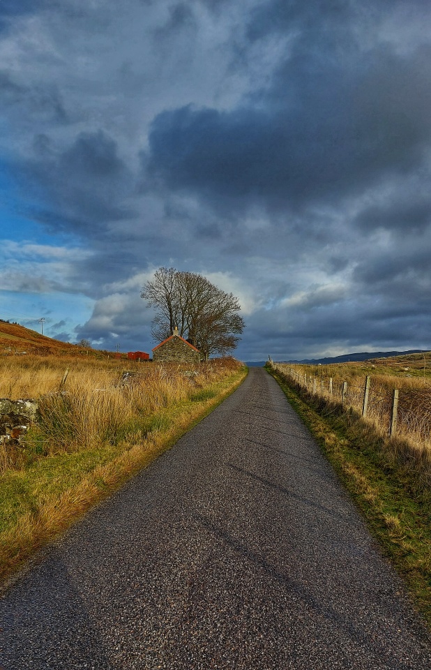 The long straight road! | snapper | Blipfoto