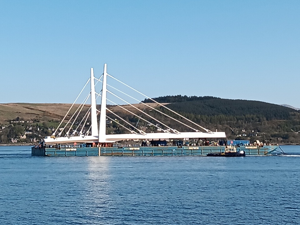 New Renfrew bridge section arrives on the Clyde ! | Wendmar | Blipfoto