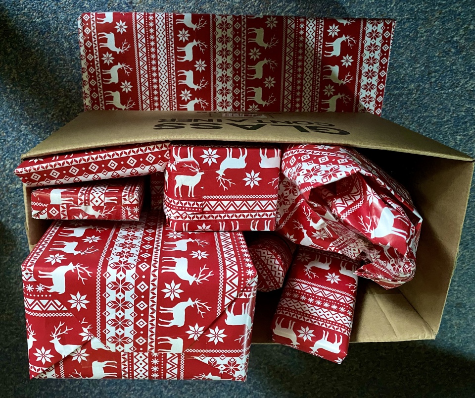 Quick bit of Christmas Packing. | KarenBourgaize | Blipfoto