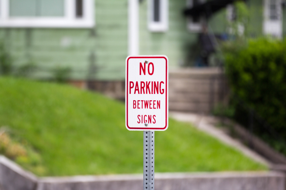 No parking between signs | FotoAlex | Blipfoto