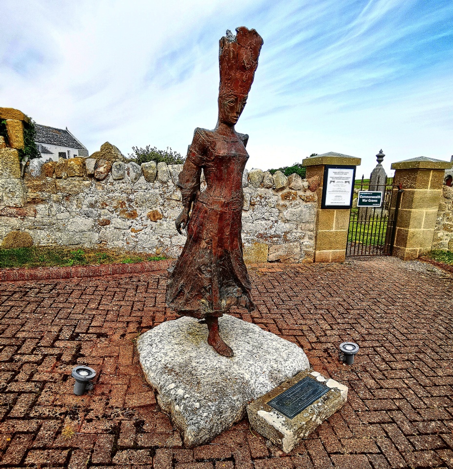 The Queen of the Picts bronze statue | AncientLamont | Blipfoto