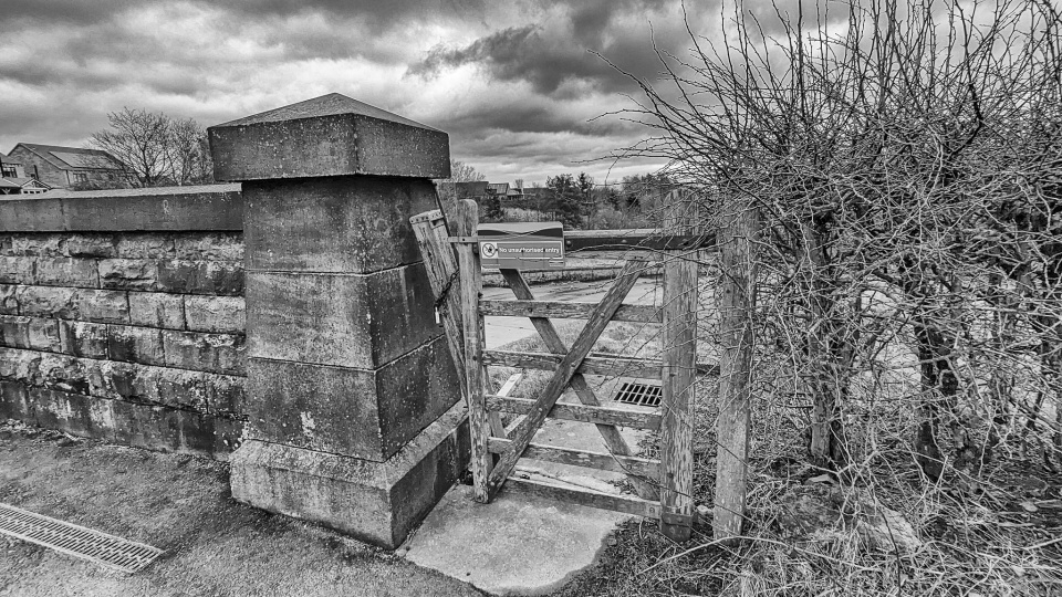 Thick walls... | 60plus11 | Blipfoto