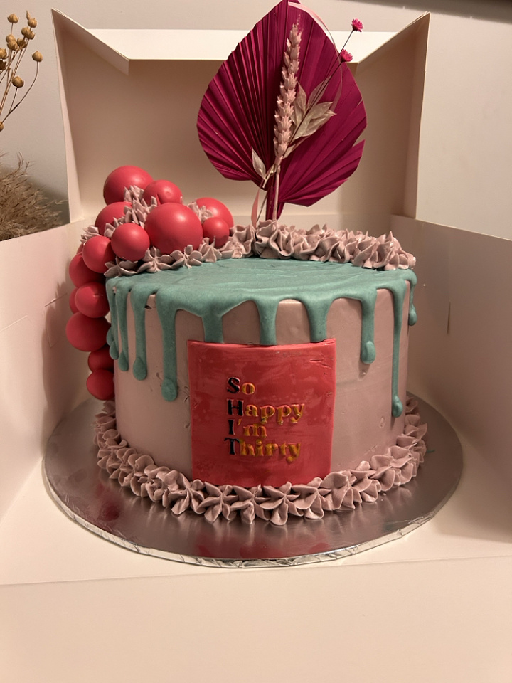 Another day another cake! | JeriSimpson1986 | Blipfoto