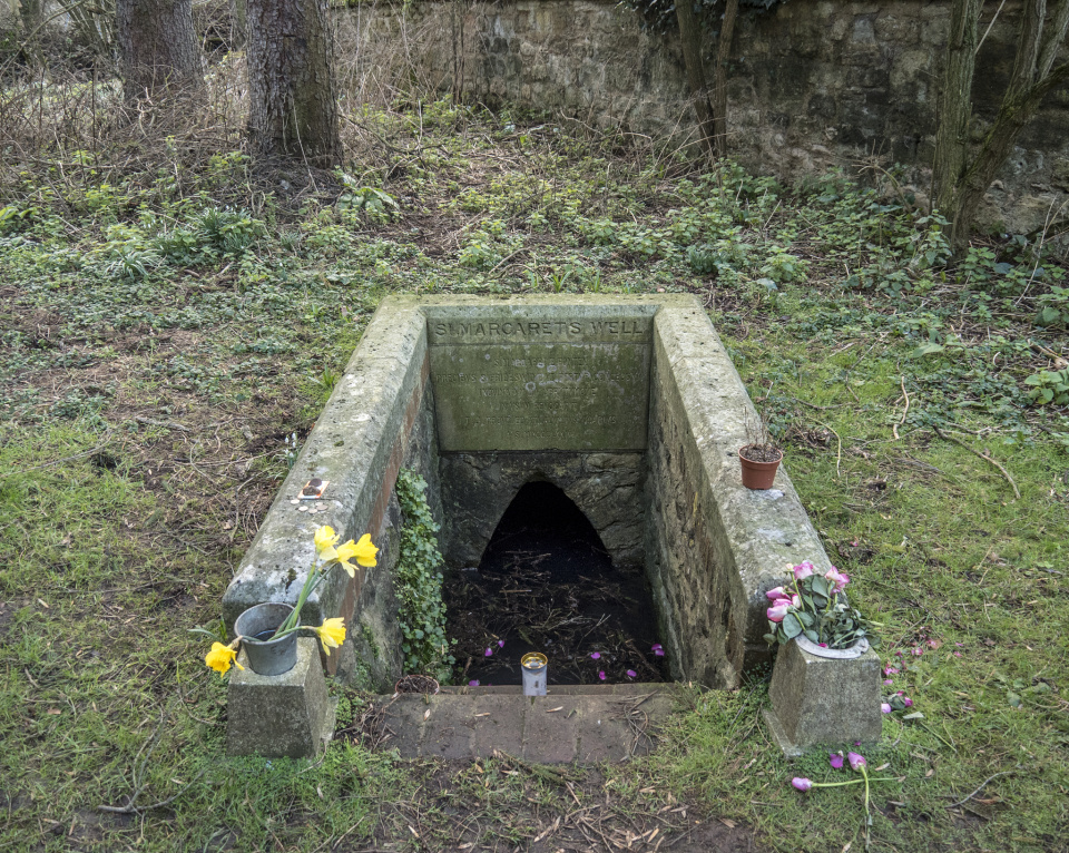 Treacle well | Arachne | Blipfoto