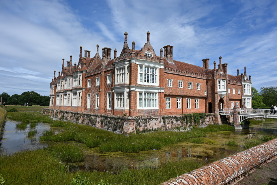 A classic and sportscar... | IAE | Blipfoto