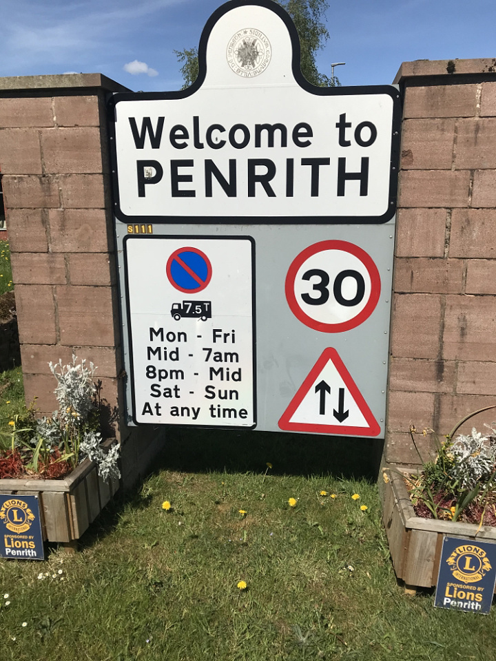 Walk into town | stustod | Blipfoto