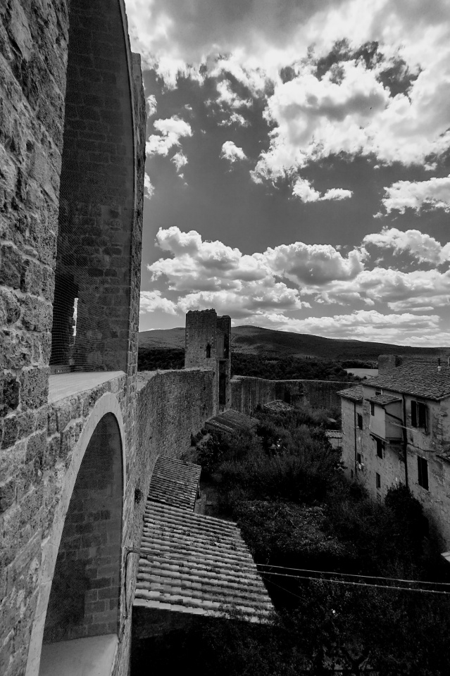 Astound | middleman | Blipfoto