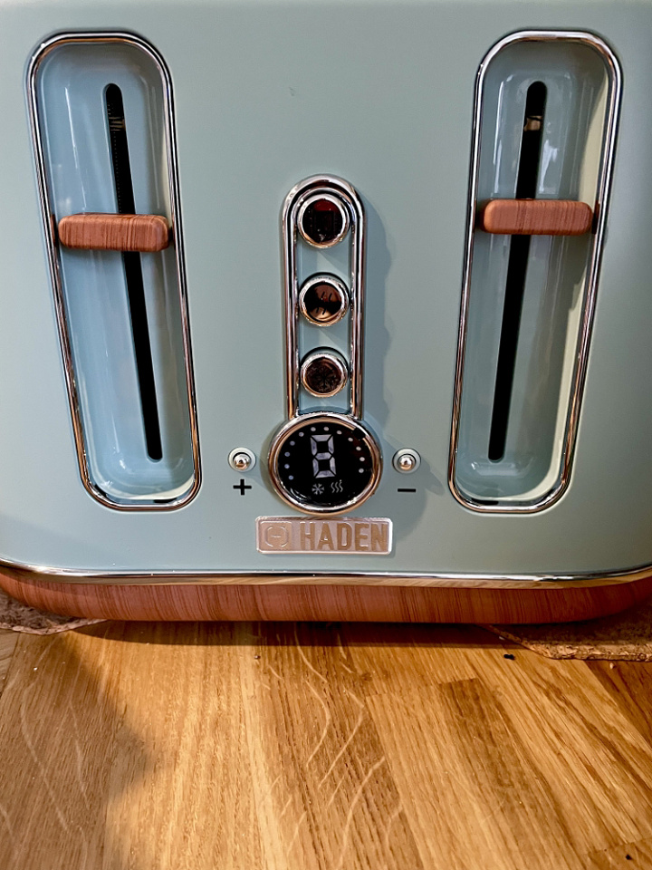 The new toaster. It’s a Haden - not a Hades! | davidbishop | Blipfoto
