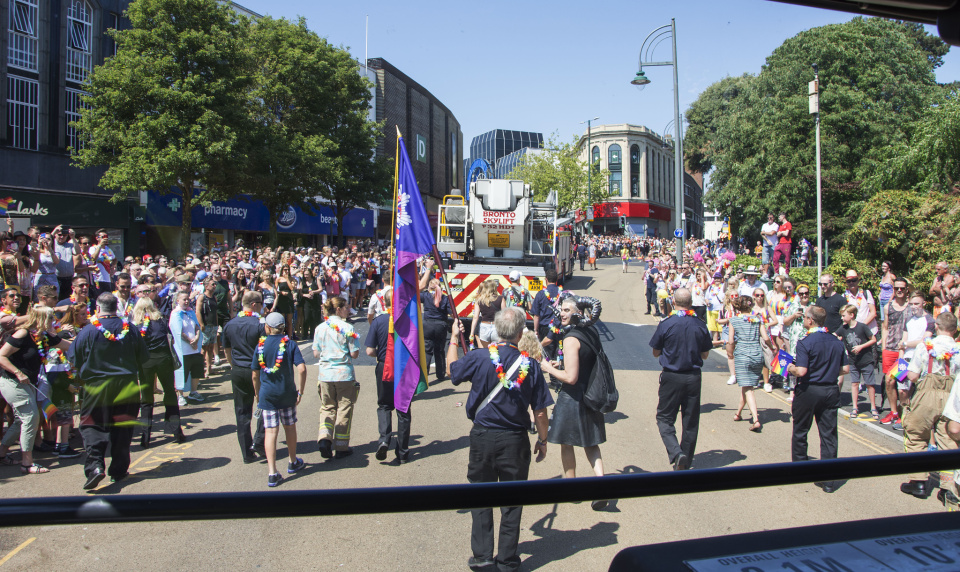 A huge, happy crowd at the Bournefree Event today! | snapkin | Blipfoto