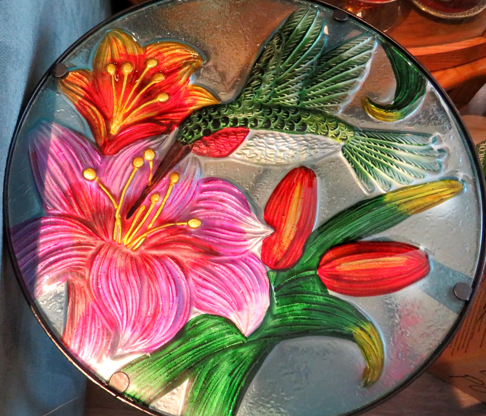 Hummingbird glass table | lindee | Blipfoto