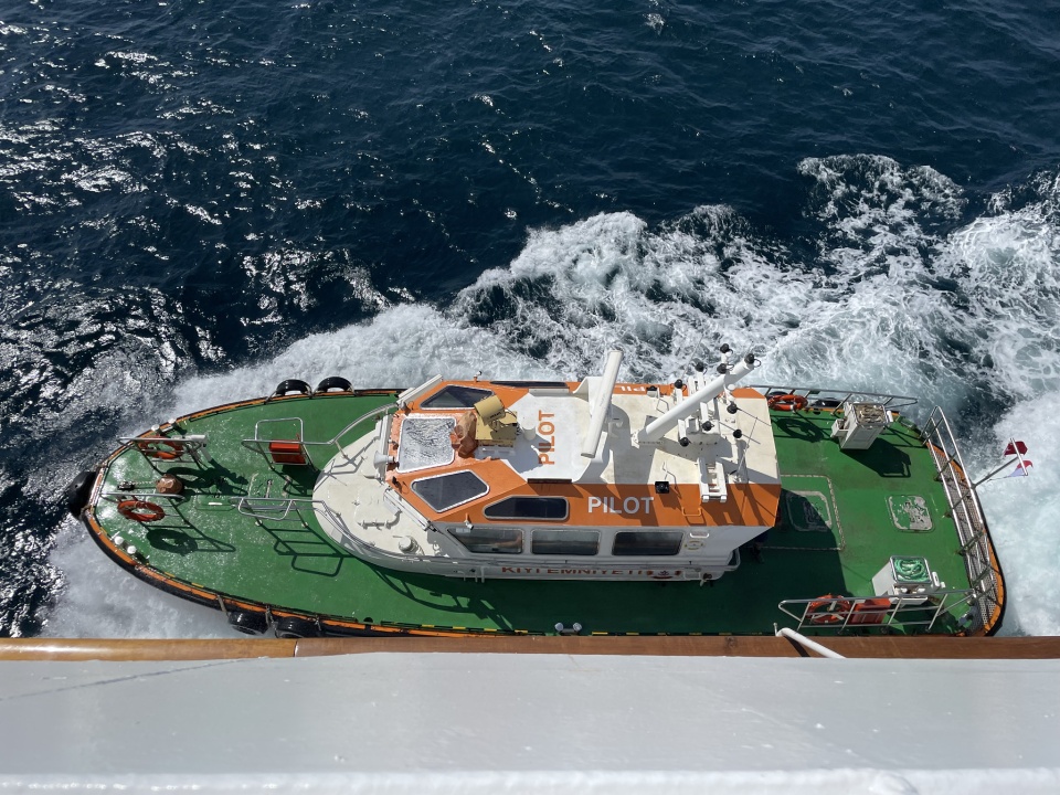 Pilot ship coming alongside our boat | R4T | Blipfoto
