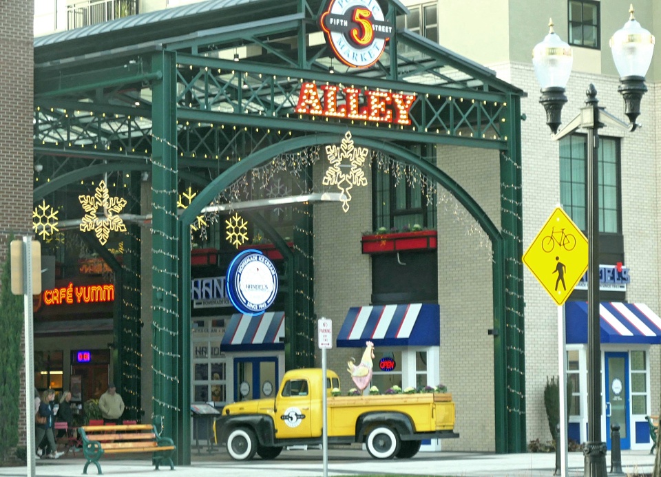 5th Street Alley Mall | RonaldBerry | Blipfoto