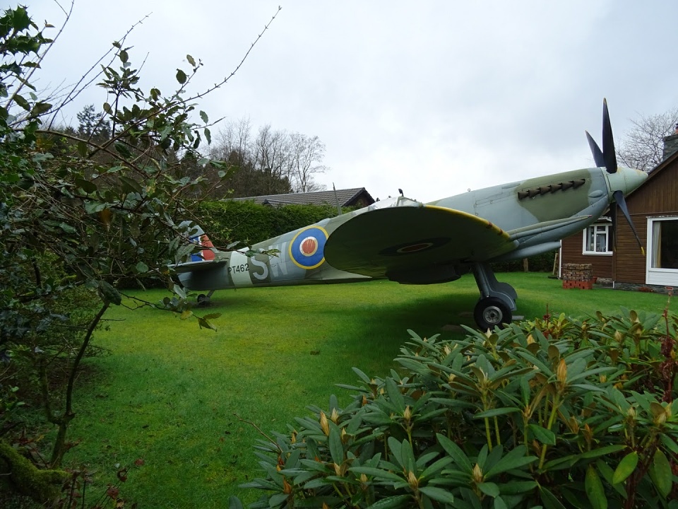 Moffat. MK IX Supermarine Spitfire. PT462 | ApolloFly | Blipfoto