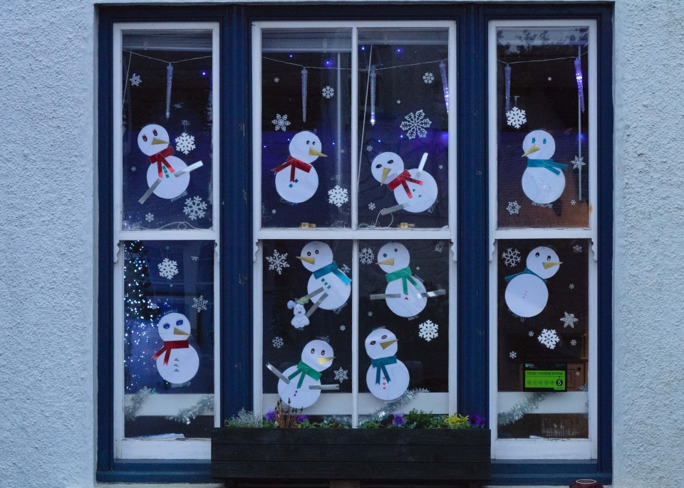 Snowmen in the window | ElizabethCandle | Blipfoto