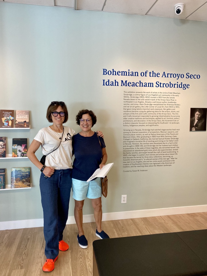 Visiting the Exhibit | carolinav | Blipfoto