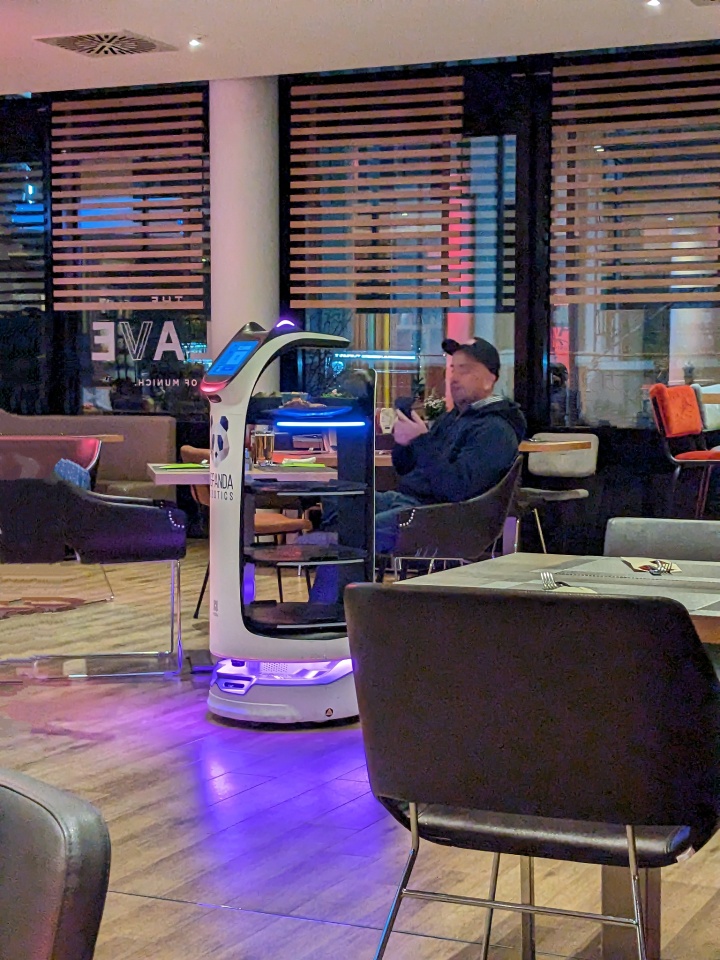 Robot waiter! | sharon_mckelvey | Blipfoto