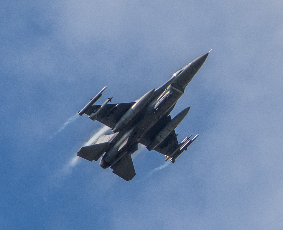 F16 Bombing run | Heliflyer | Blipfoto