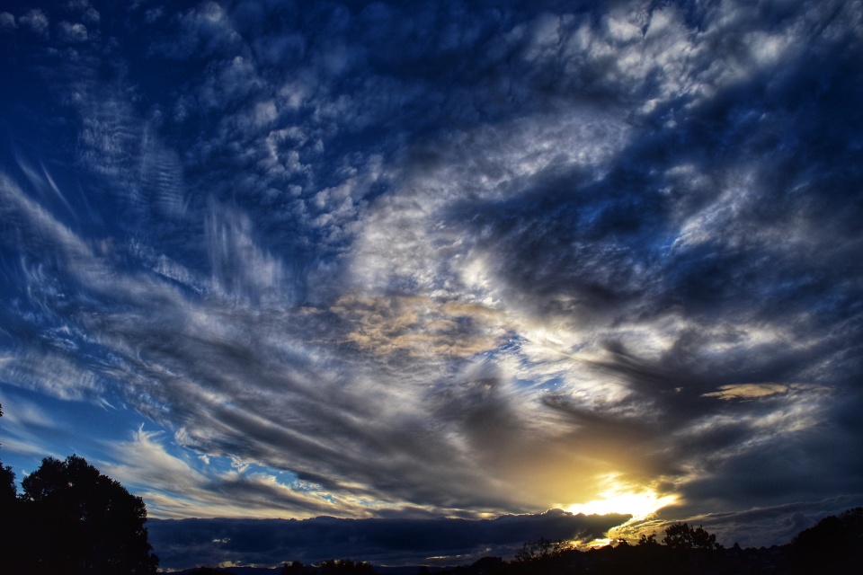 Clearing sky | KeenKen | Blipfoto