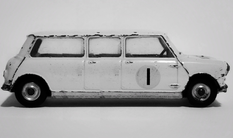 Mono Monday: Wide | JohnRH | Blipfoto