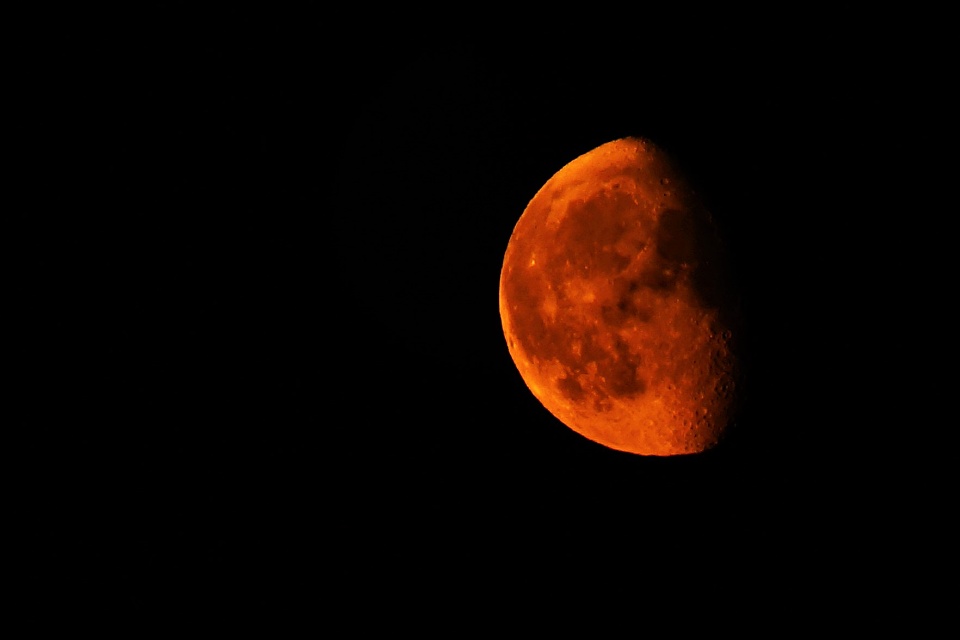 Moon 3am this morning | BernardB | Blipfoto