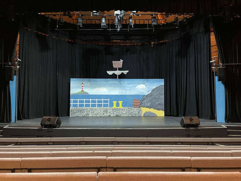 Stage is Set | corinthian | Blipfoto