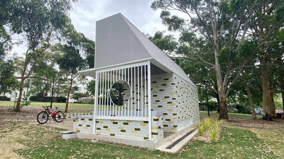 Camperdown Memorial Rest Park Public Toilets | SeriousFrolic | Blipfoto