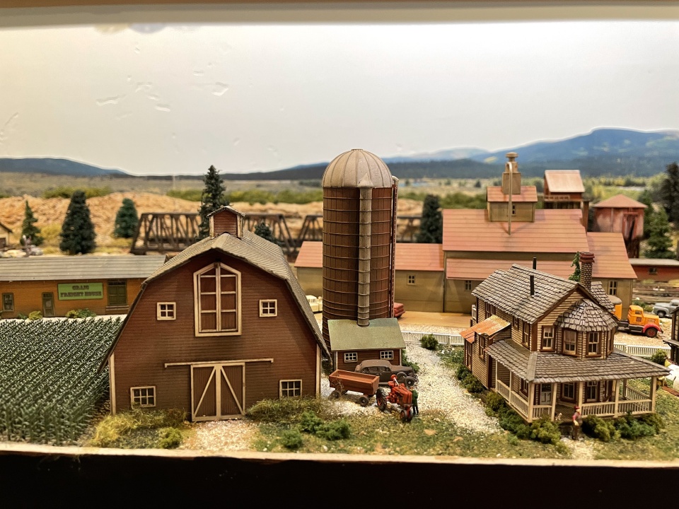 FINALLY - the farm is done | Stationmaster | Blipfoto