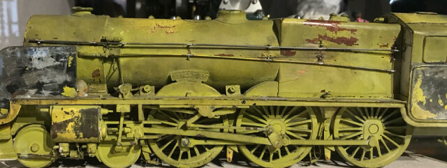 Yellow loco | woodleywise | Blipfoto
