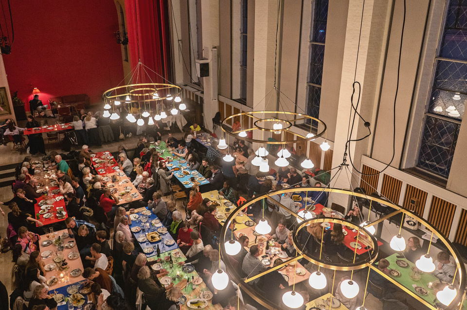 Community Eating | RtCph | Blipfoto