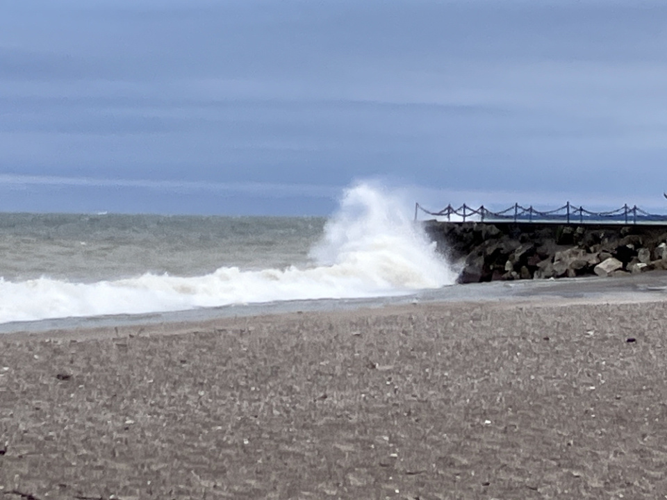 Raging surf | MaryElizaR | Blipfoto