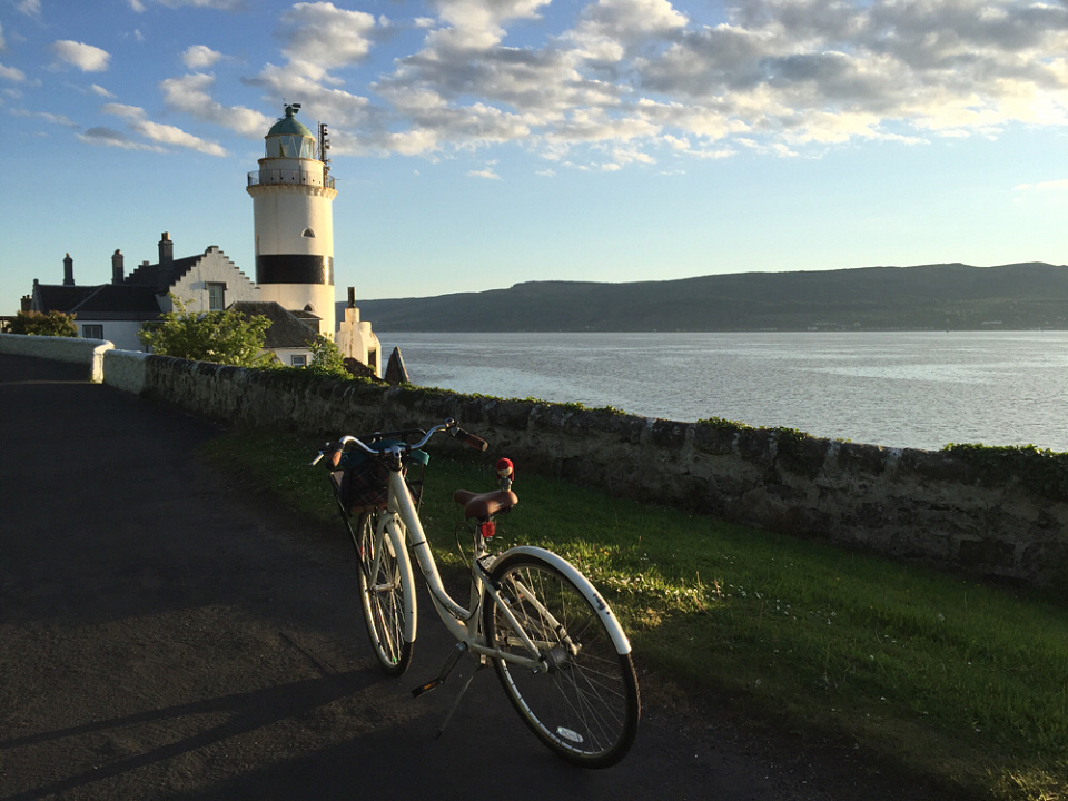 Dolly and the Cloch Lighthouse | kimmiekims | Blipfoto
