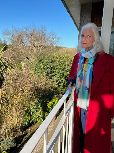 Lys Hansen- tea party | Libra | Blipfoto