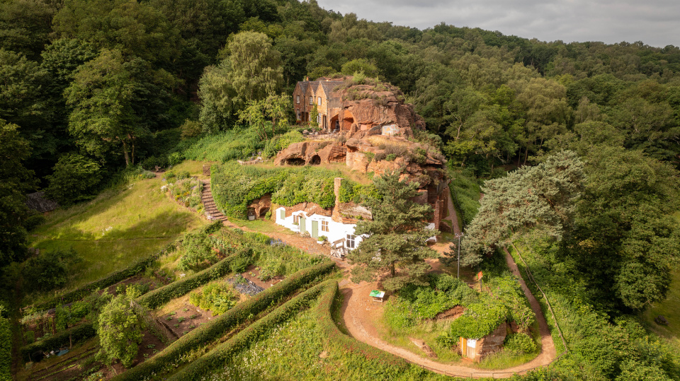 Holy Austin Rock Houses, Kinver | GrahamColling | Blipfoto