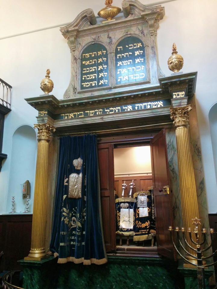 The ark in Exeter synagogue | peterbjordan | Blipfoto