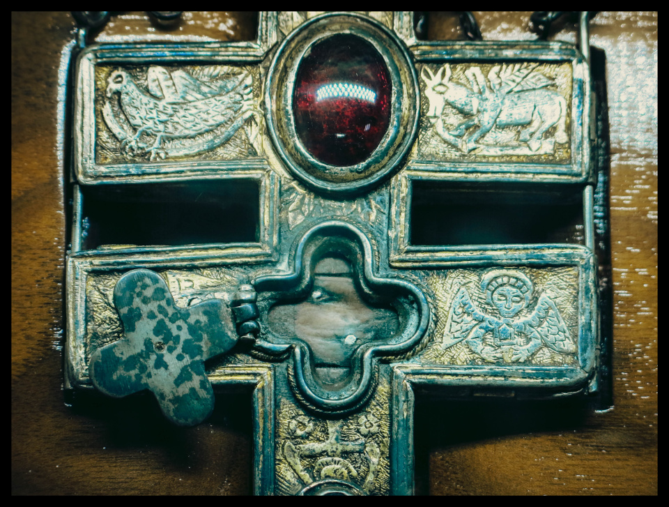 Fragment of the True Cross | freespiral | Blipfoto