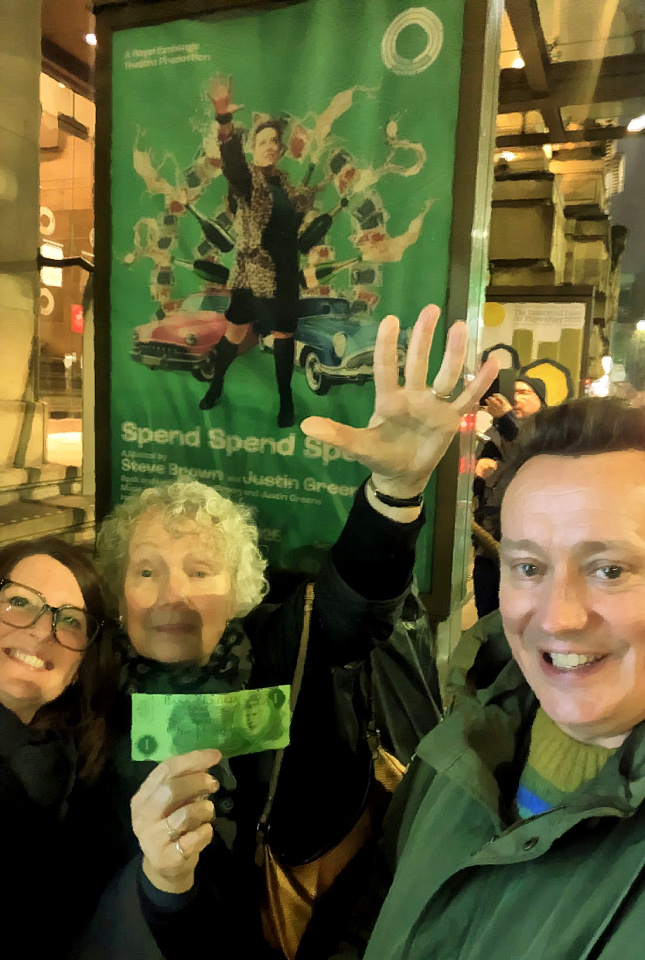 Spend Spend Spend! | mambo | Blipfoto