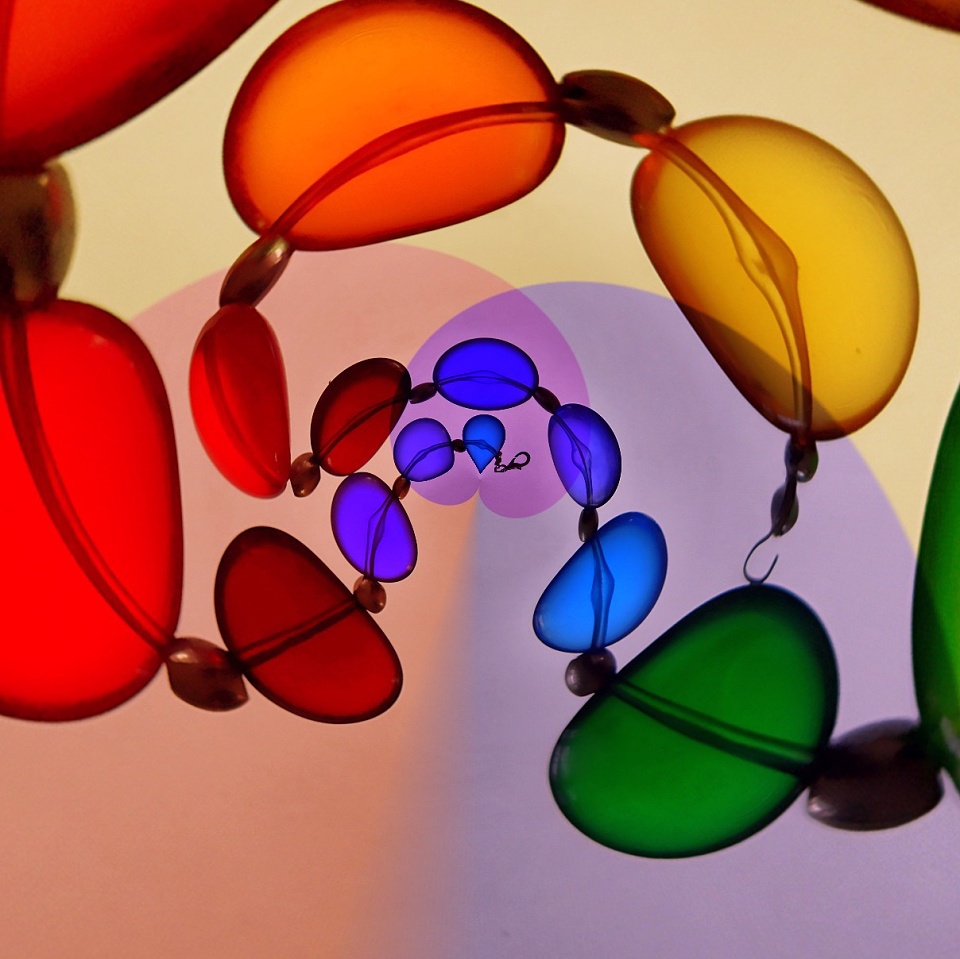 Broken Beads | mambo | Blipfoto