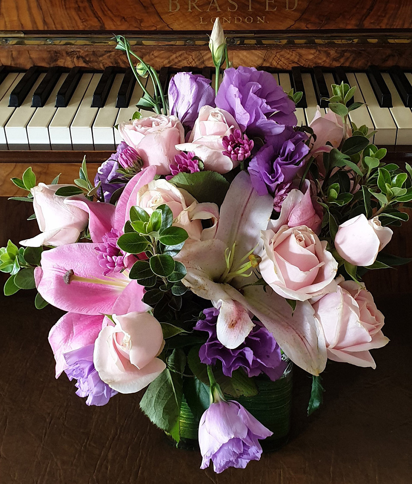 Bouquets..... | flying | Blipfoto
