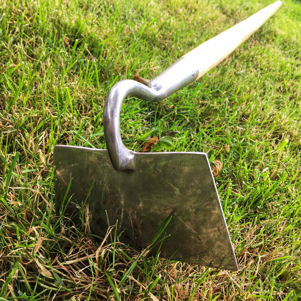 High-class hoe | Red | Blipfoto