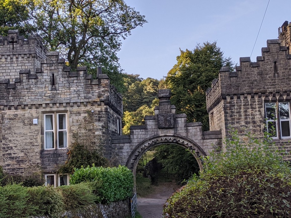 Castle Carr gatehouse | biblinros | Blipfoto