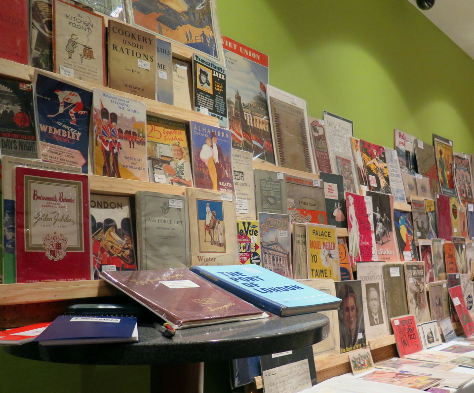 Paper paper everywhere ! | dorsetb | Blipfoto