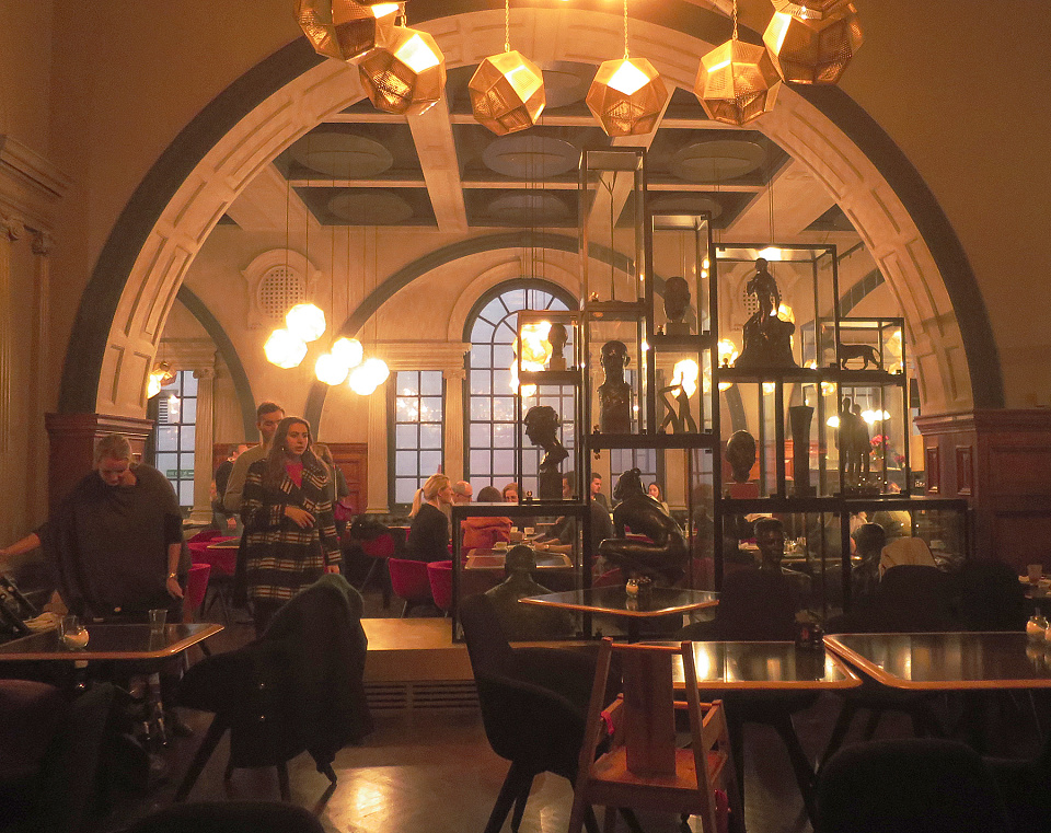Royal Academy Cafe | VandeGraaff | Blipfoto
