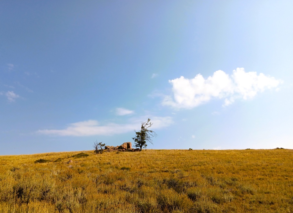 Hill and sky | TiciaS | Blipfoto